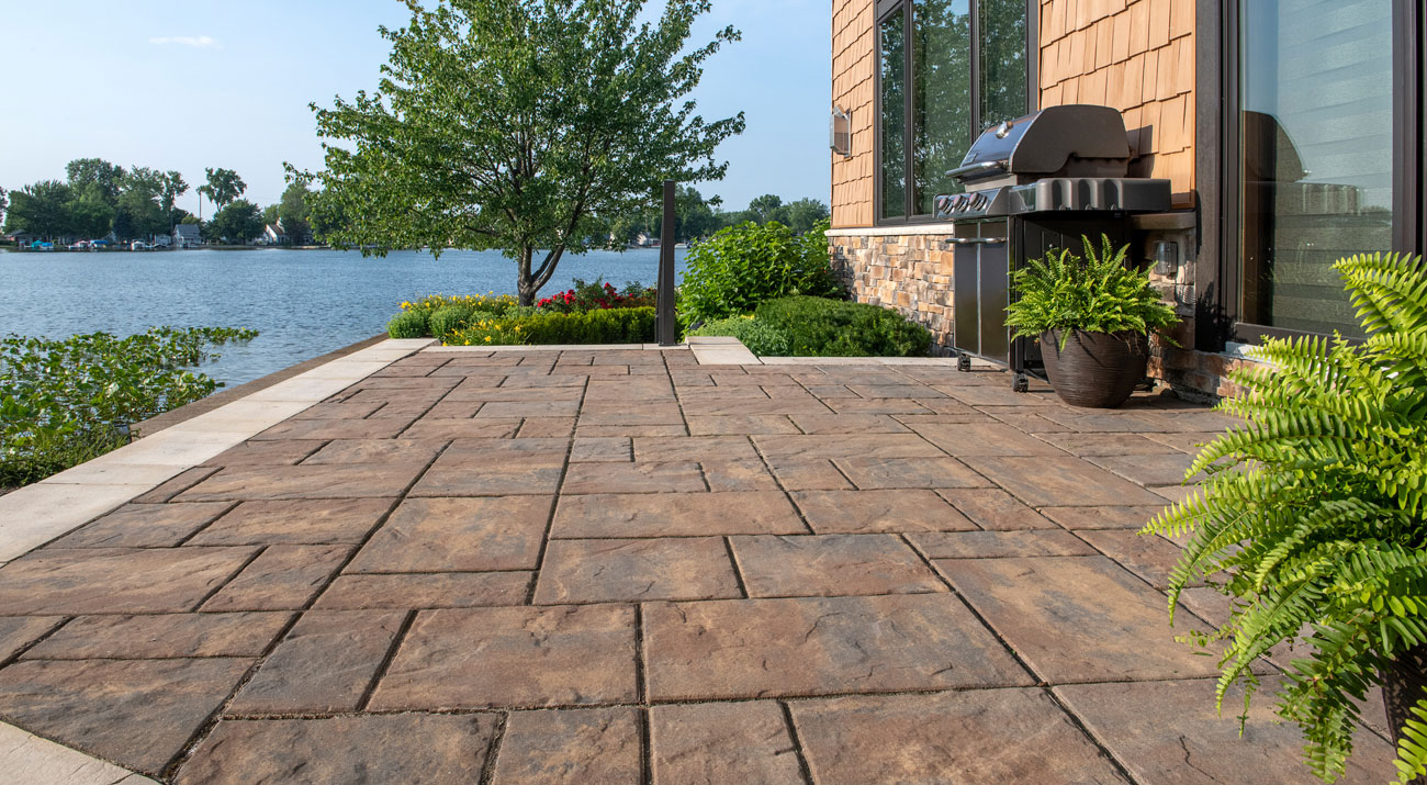 BEACON HILL ™ FLAGSTONE Pavers | Unilock New York