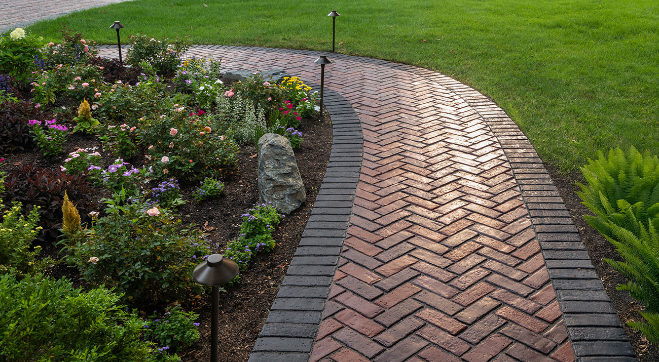 TOWN HALL® Driveway Pavers | Unilock New York